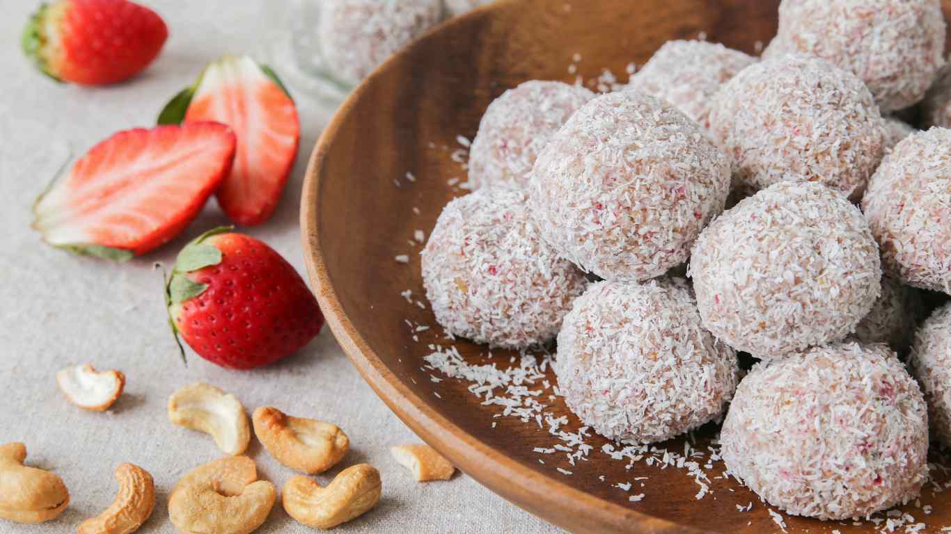 Lemon, Coconut & Cashew Goodie Balls gold coast physio nutrition – Gold ...